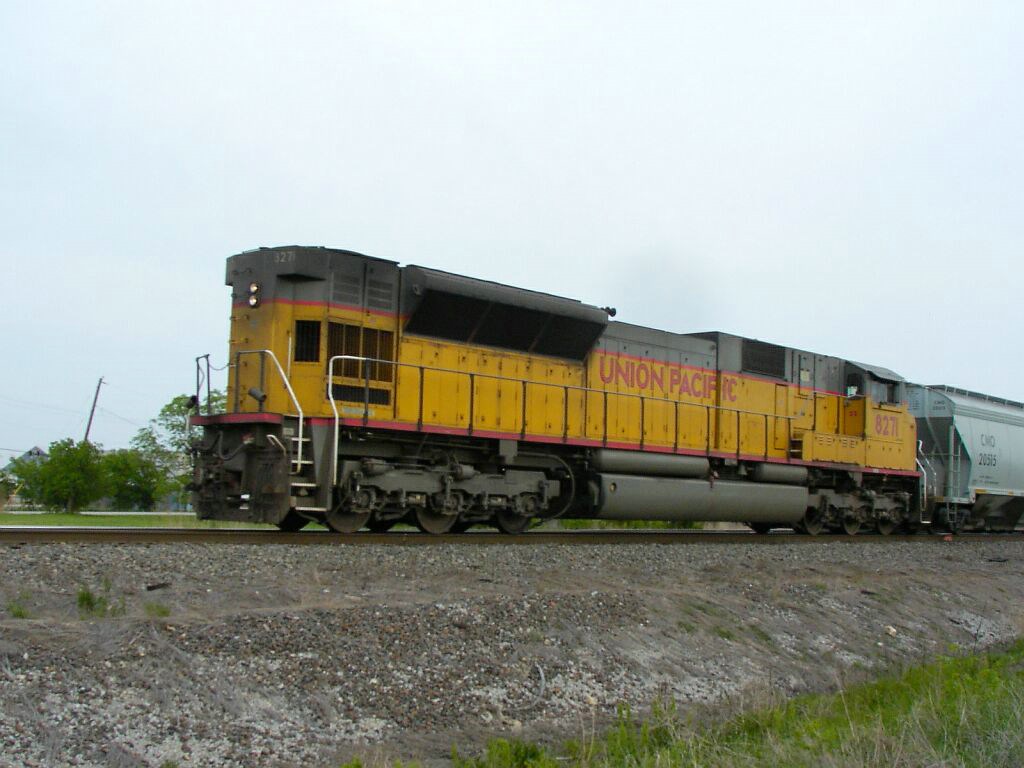 UP 8271